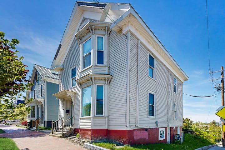 2br Munjoy Hill W/ Ac, Walk To Town & Promenade - Portland, ME