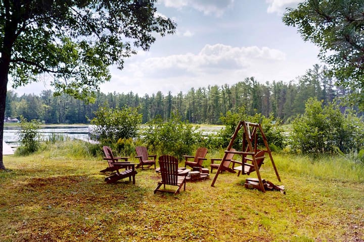 Pickerel Lake Cabin: Kayaks, Dock & Trail Access - Plum Lake, WI