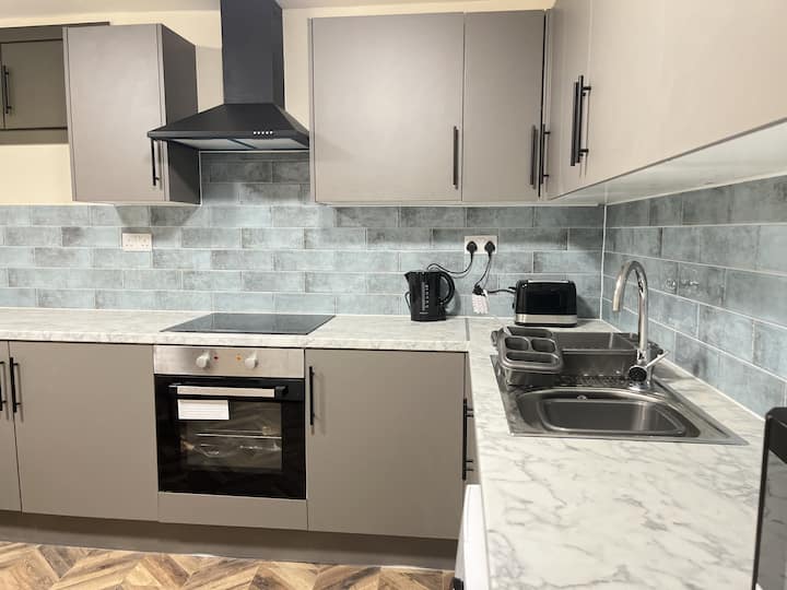 H03 Stylish Ensuite Room | Tv, Wifi, Workers - Maidstone