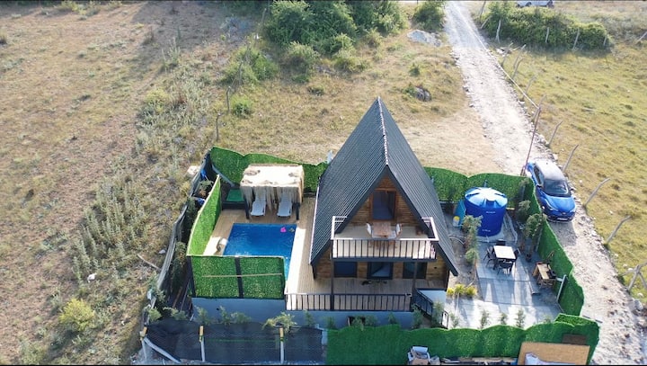 Sıcak Havuz Bungalov - Aéroport International d'Istanbul (IST)