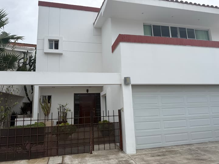 Excelente Casa Vacacional En Zona Exclusiva - Tijuana