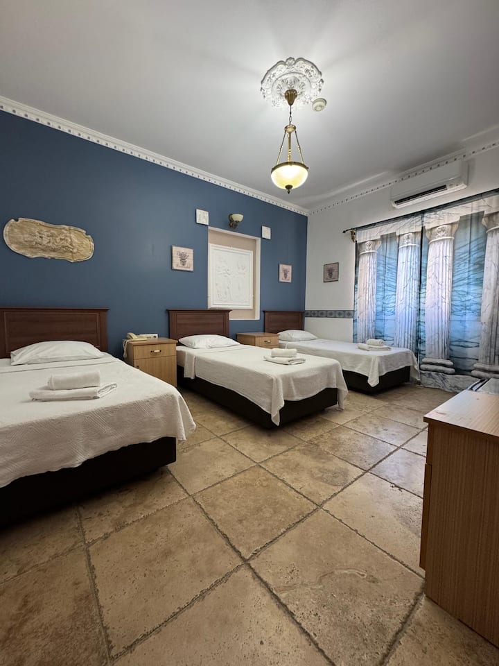Üç Kişilik Standart Oda - Bodrum