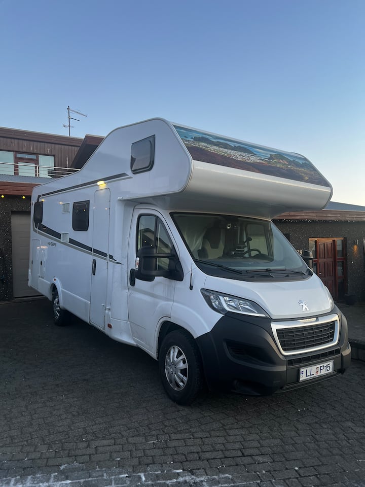 The Rock / Heimaklettur Campervan - Islande