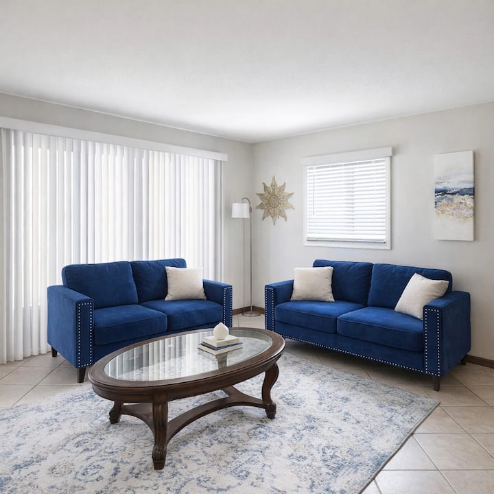 5br Home W/ Parking | Near Parks & Dining - Sterling Heights, MI