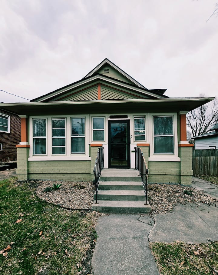 The 1903 Heritage House | Walk To Grand View - Des Moines, IA