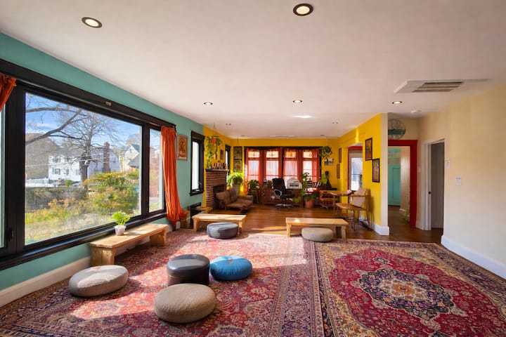 Beautiful Family Home Near Harvard & Train - Somerville, MA