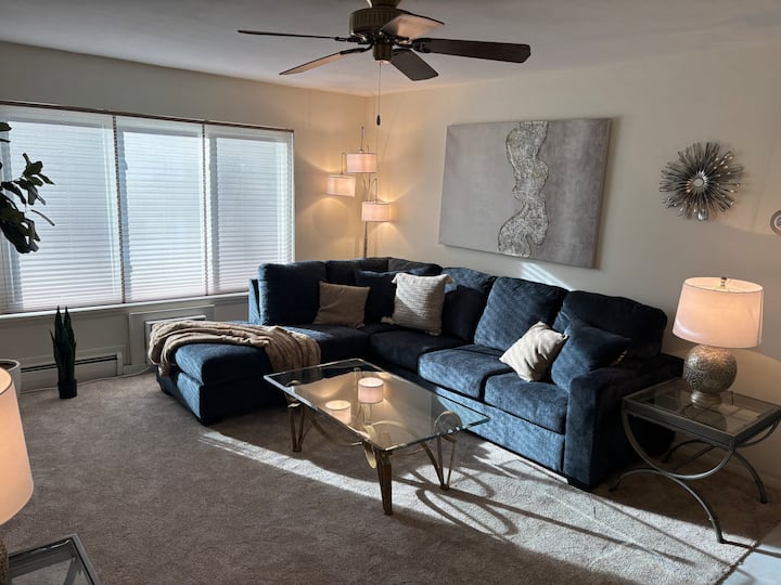 Quiet Condo Close To Mercyhealth Hospital - Freeport, IL