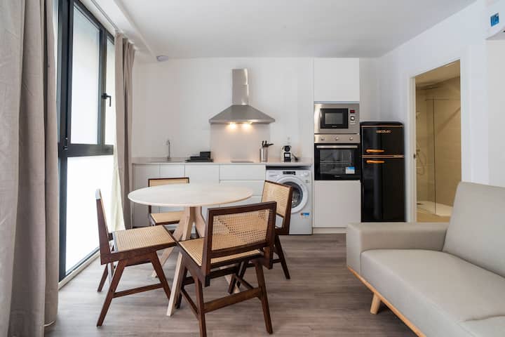 Tamarit F By Concept Flats - La Torre