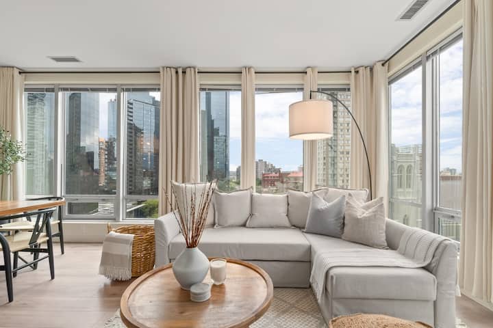 Chic Downtown Haven Central 2 Bedroom In Vancouver - North Vancouver