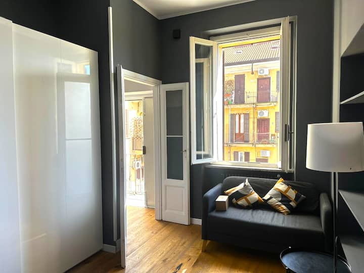 Milano - Elegante Bilocale Ben Collegato Al Centro - Mailand