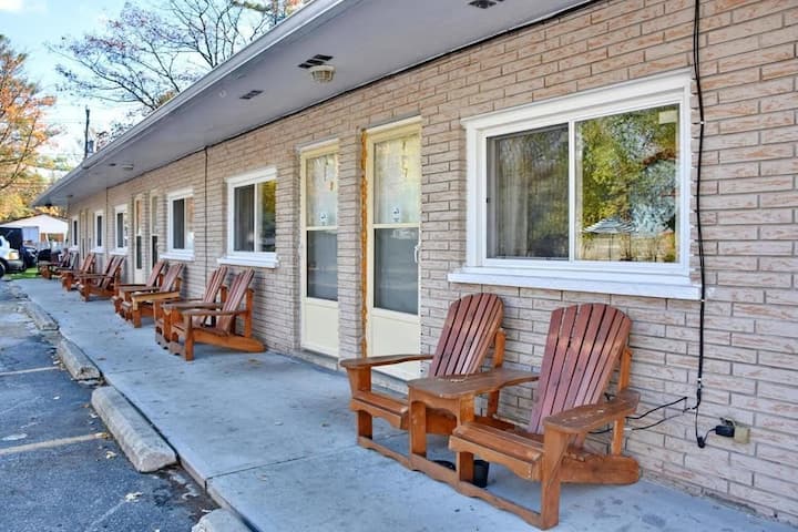 Unit 4 – 2br 1 Bath Retreat - Wasaga Beach