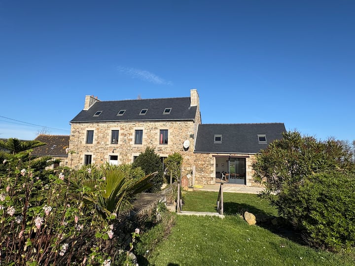 Grange Rénovée En Pierre - Plougrescant