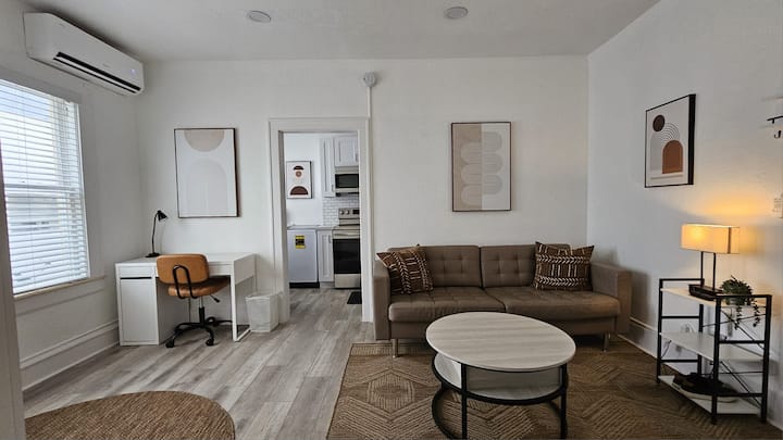 Studio Apartment In Coral Gables, Florida. - Coral Gables