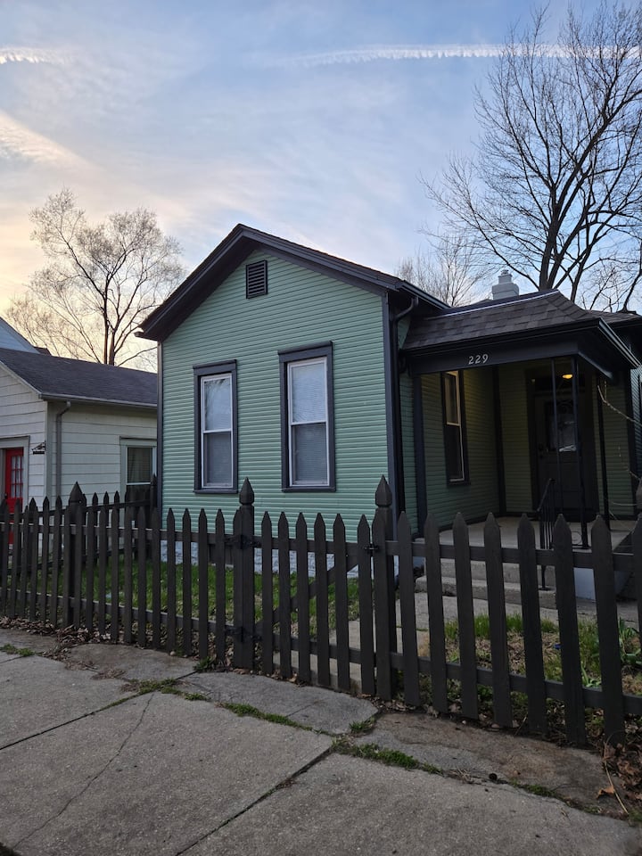 Newly Remodeled Cape Cod In Historical District! - Dayton, OH