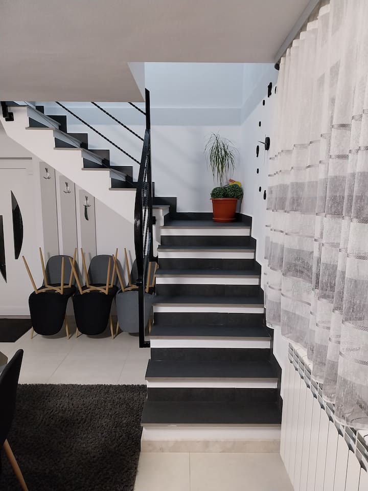 Vă Așteptăm - Pojorâta