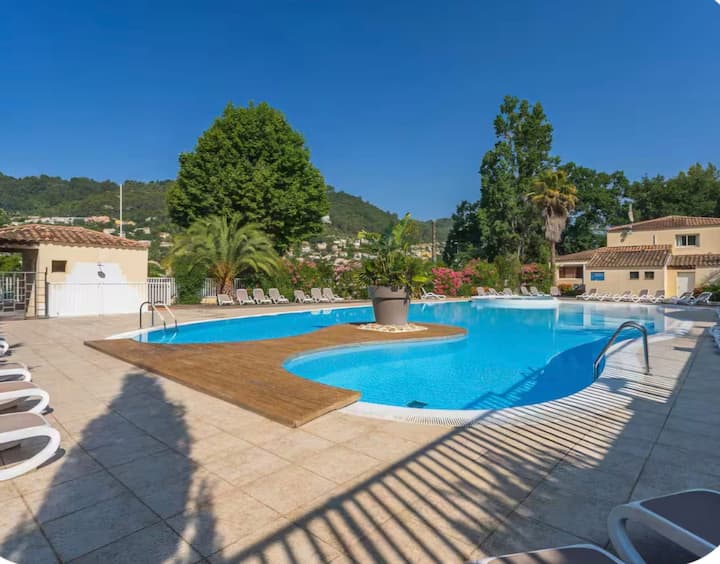 Chalet Avec Piscine Dans Une Résidence Securisée - Solliès-Pont