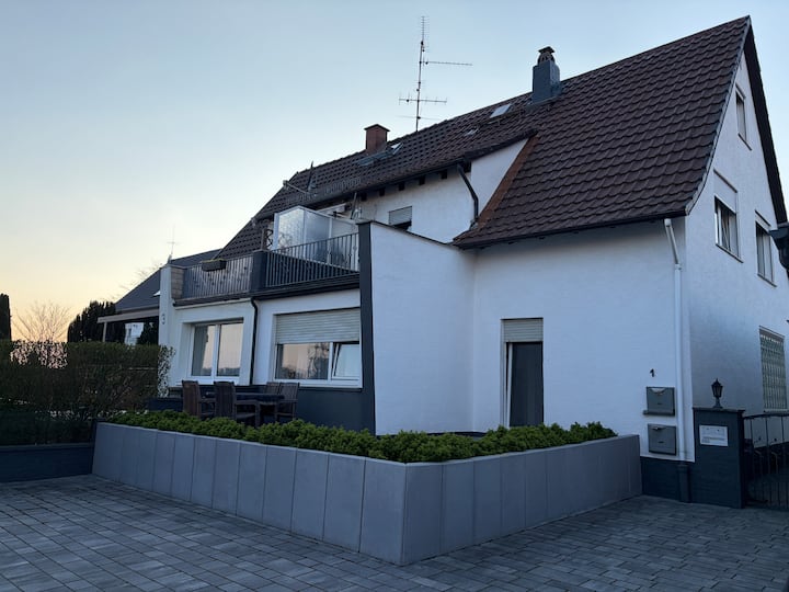 Doppelhaushälfte In Ruhiger Lage + Terasse, Balkon - Pfungstadt