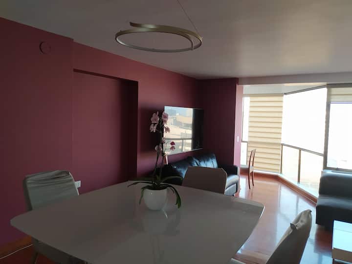 Amplio Depa En Miraflores - Pérou