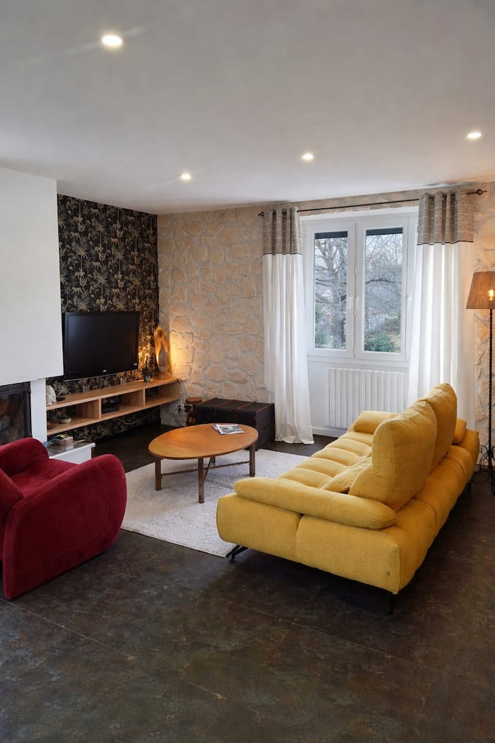 Duplex Familial Lumineux Avec Grande Terrasse - Cantal