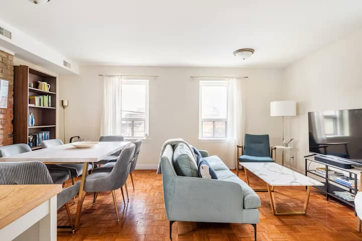 Stylish 2-bedroom On Ossington Strip - Mississauga