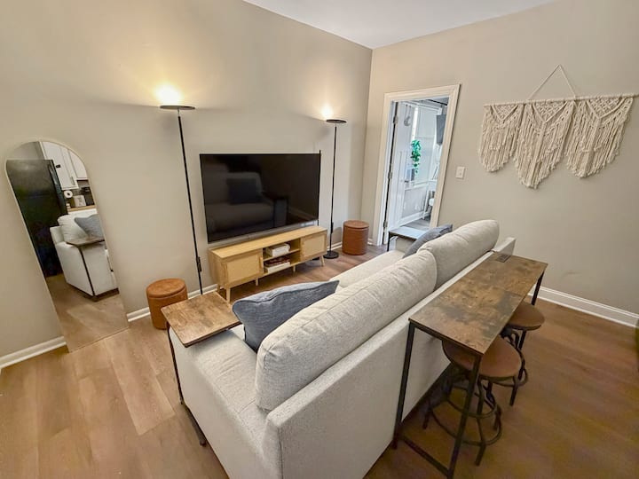 Modern 1br • 5 Min To Downtown & Lucas Oil Stadium - University Heights – Indianapolis
