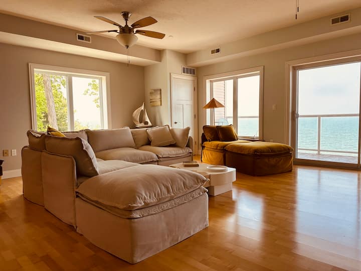 Lakefront Condo | Gotl | Private Beach | Pool - Geneva, OH