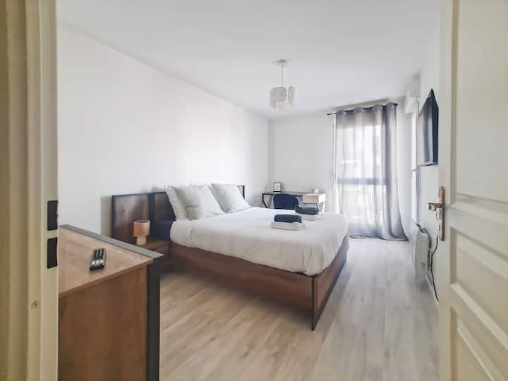 Suite Spacieuse Avec Parking Et Balcon - Chartres