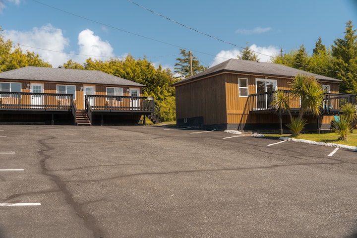 Oceanview Queen Cottage W/ Kitchenette + Sauna - Ucluelet