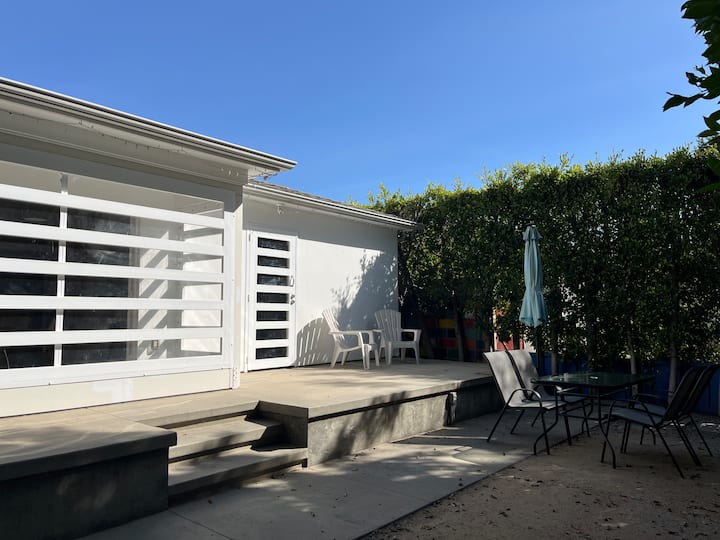 Culver City 2br | Ideal For Long Stays | Walkable - Culver City