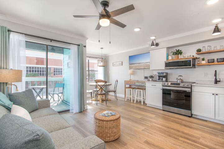 New Steps To Beach, 2 Pools, Walk To Dining - Gulf Shores, AL
