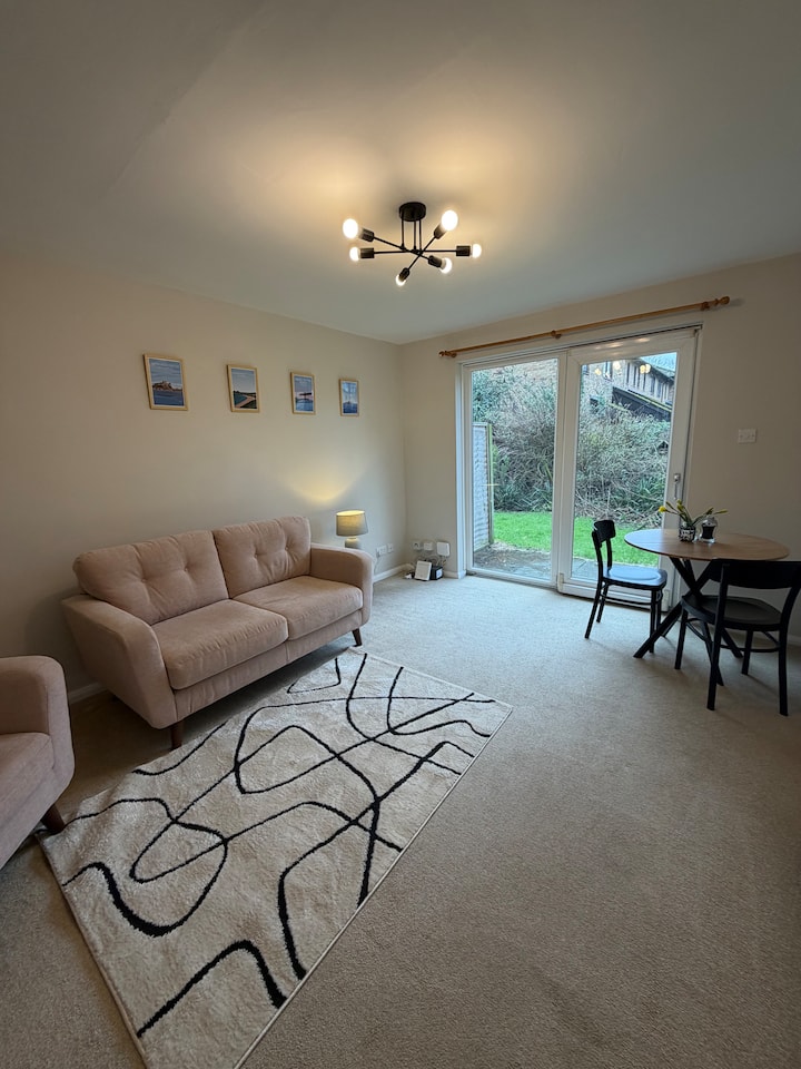 Central Alnwick Gem | Modern | Simple - Alnmouth