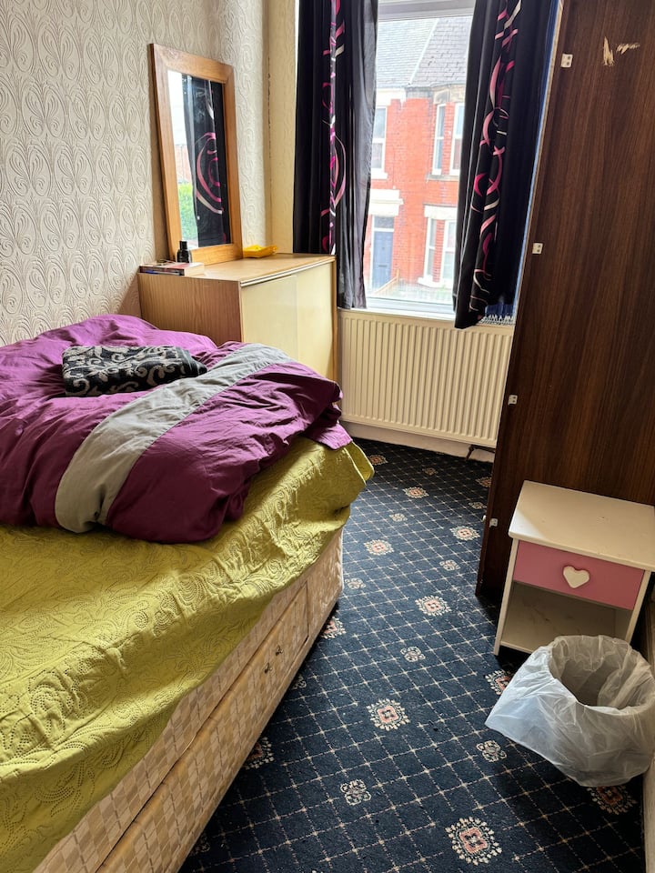 Single Bedroom Prime Location Spacious Property - Newcastle upon Tyne