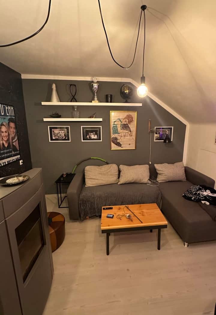 Comfy, Perfect Nice Genuine Hopefully - Belleville, IL