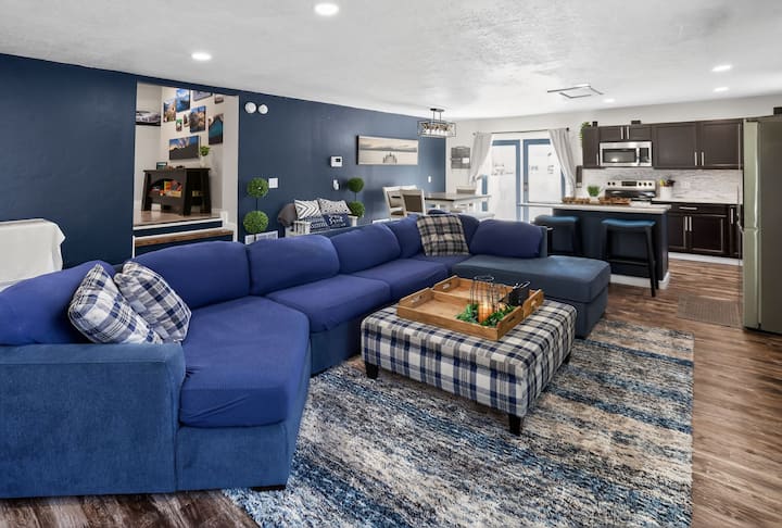 Spacious Home Near Skiing & Hill Afb - Layton, UT