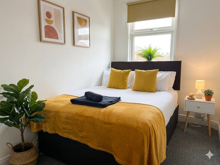 6 Bed Contractor Long Term Stay Central Parking - Crewe