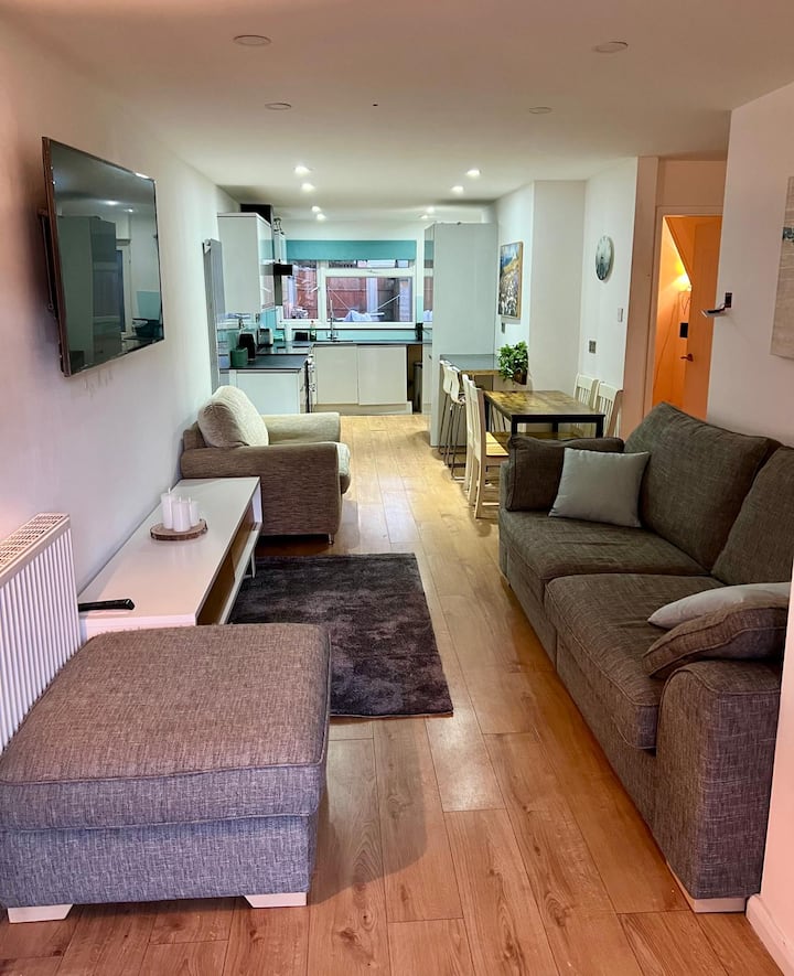 Modern Spacious House By Stansted & Stortford - Aéroport de Londres Stansted (STN)