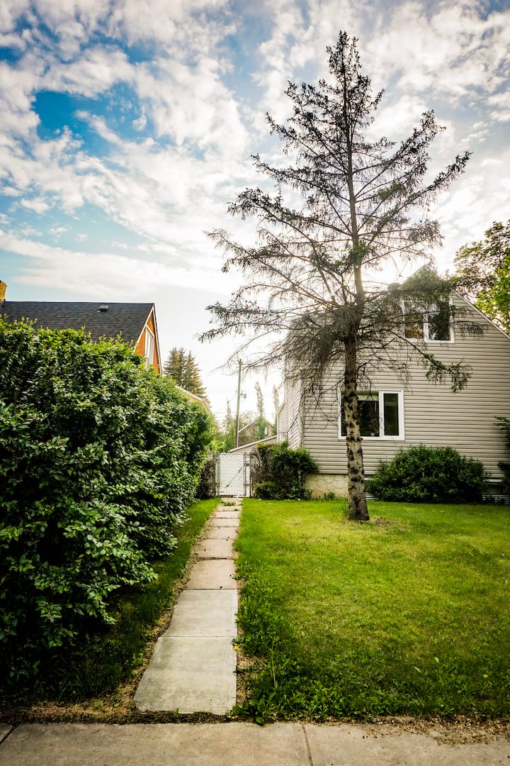 Cozy 2 Bdrm Bsmt Suite - Free Parking - Saint Albert