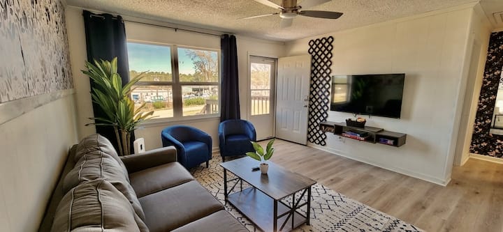 1br Duplex W/ Smart Tvs, Games & Comfort - Lake Craig, SC