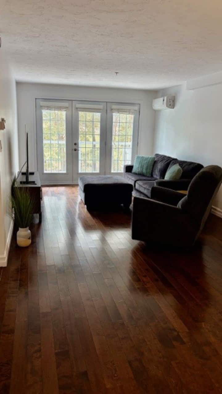 Luxury 1br 5 Min To Dt Moncton & Avenir Ctr | Golf - Moncton