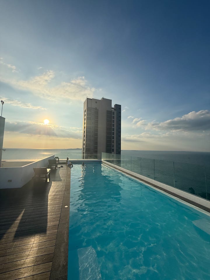 Luxury Apartment With Amazing View, At The Beach! - Pattaya City