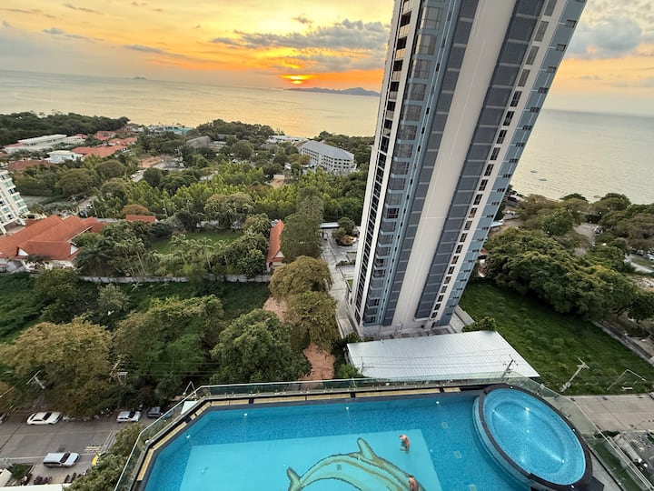 Luxury Apartment With Amazing View, At The Beach! - Pattaya City