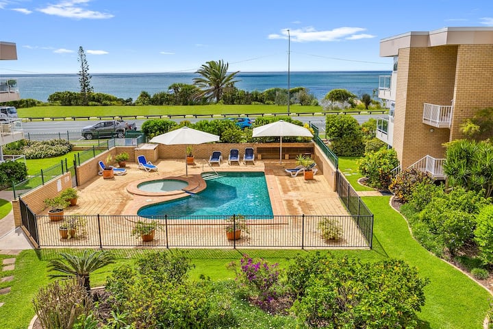 Look At The Beach, Alexandra Headland Sleeps 5 - Sunshine Coast