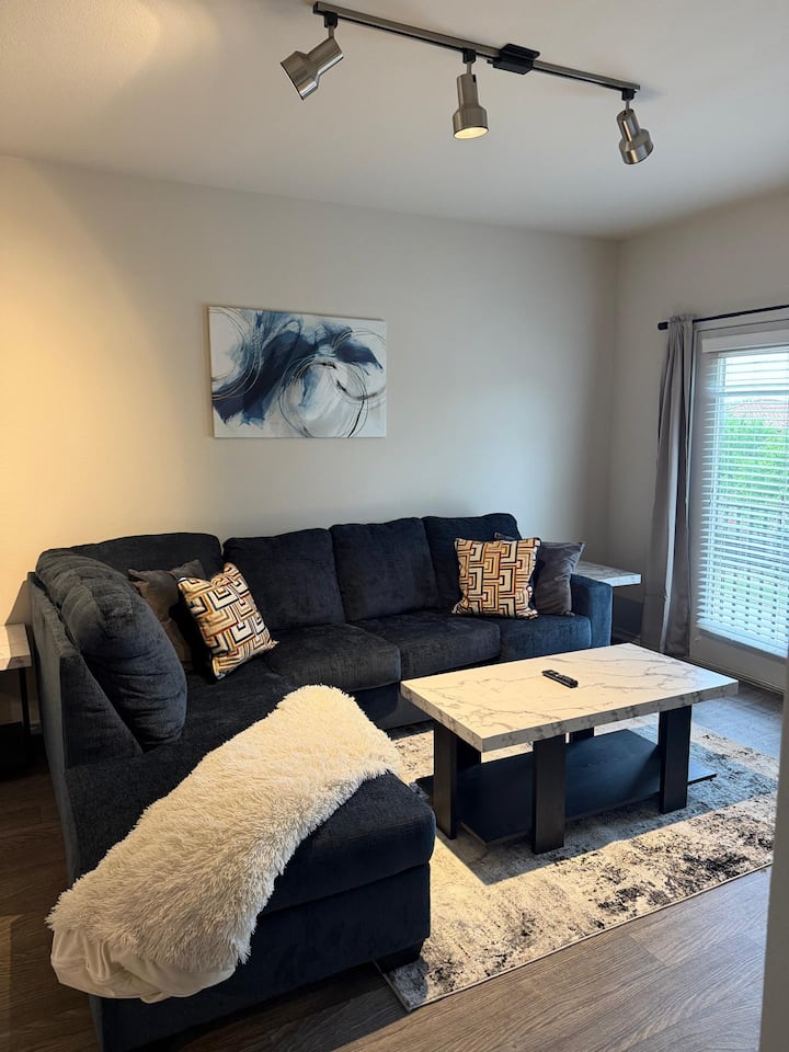 Irving Gem | 2br/2ba | Free Parking & Balcony - Irving, TX