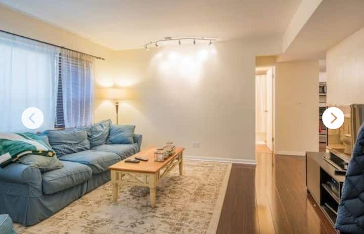 7 Min Walk Jeff Park Metra/30 Min Downtwn On Train - Evanston, IL