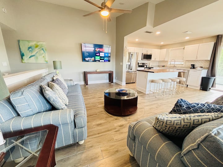 New Reno 1.3m 2 Beach Full Kit, W&d, Large 2bd 2ba - Bonita Springs, FL