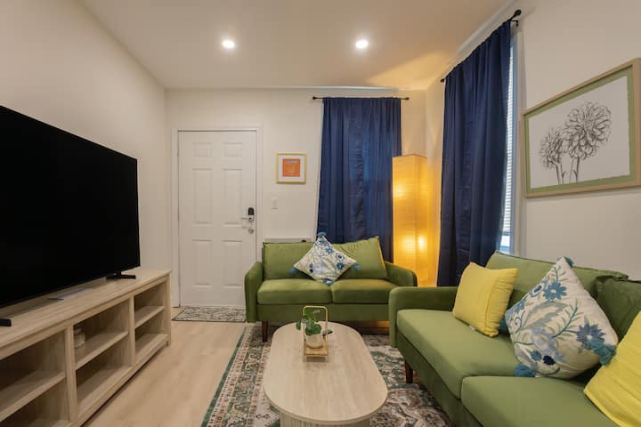 Savin Hill Gem | 4br-2ba | Walk To T + Parking - Dorchester, MA