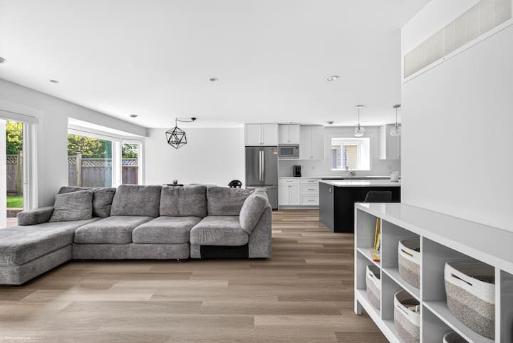 Modern 3br| Ocean Park Rancher| Fast Wifi| - Surrey