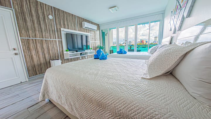 Deluxe Waterfront Studio | Balcony Views + Beach - San Juan, Puerto Rico