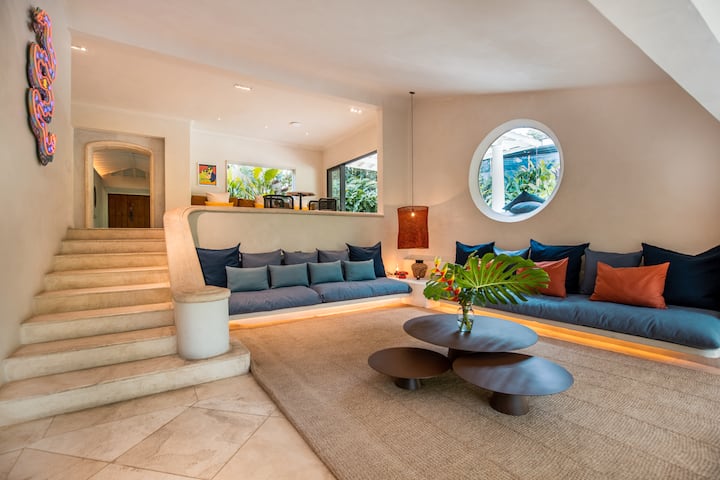 Luxe Villa With Heated Pool & Outdoor Bar - Medellín