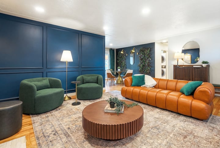 New! Vibey Luxury: Hot Tub+theater+game Rm, 14 Ppl - Salem, OR